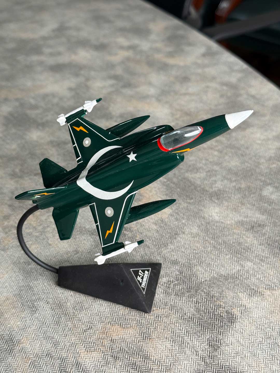 JF-17 Fighter Jet Model - Green – My Pride